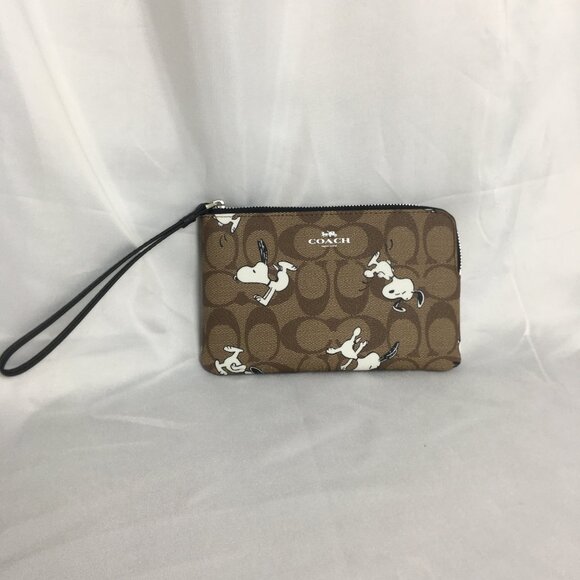 Coach | Bags | Coach X Peanuts Corner Zip Wristlet Wallet With Snoopy ...